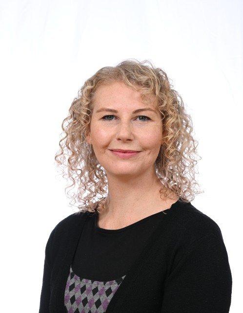Miss K Curry - Reddiford School